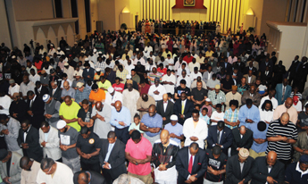A call to unity energizes Islamic prayer service