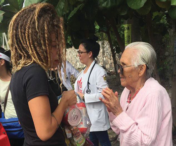 A Daughter Of Mexico And Muhammad Lends Helping Hand